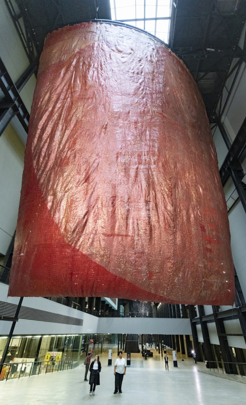 Behind the red moon alla Tate Modern | Maria Pia Masella